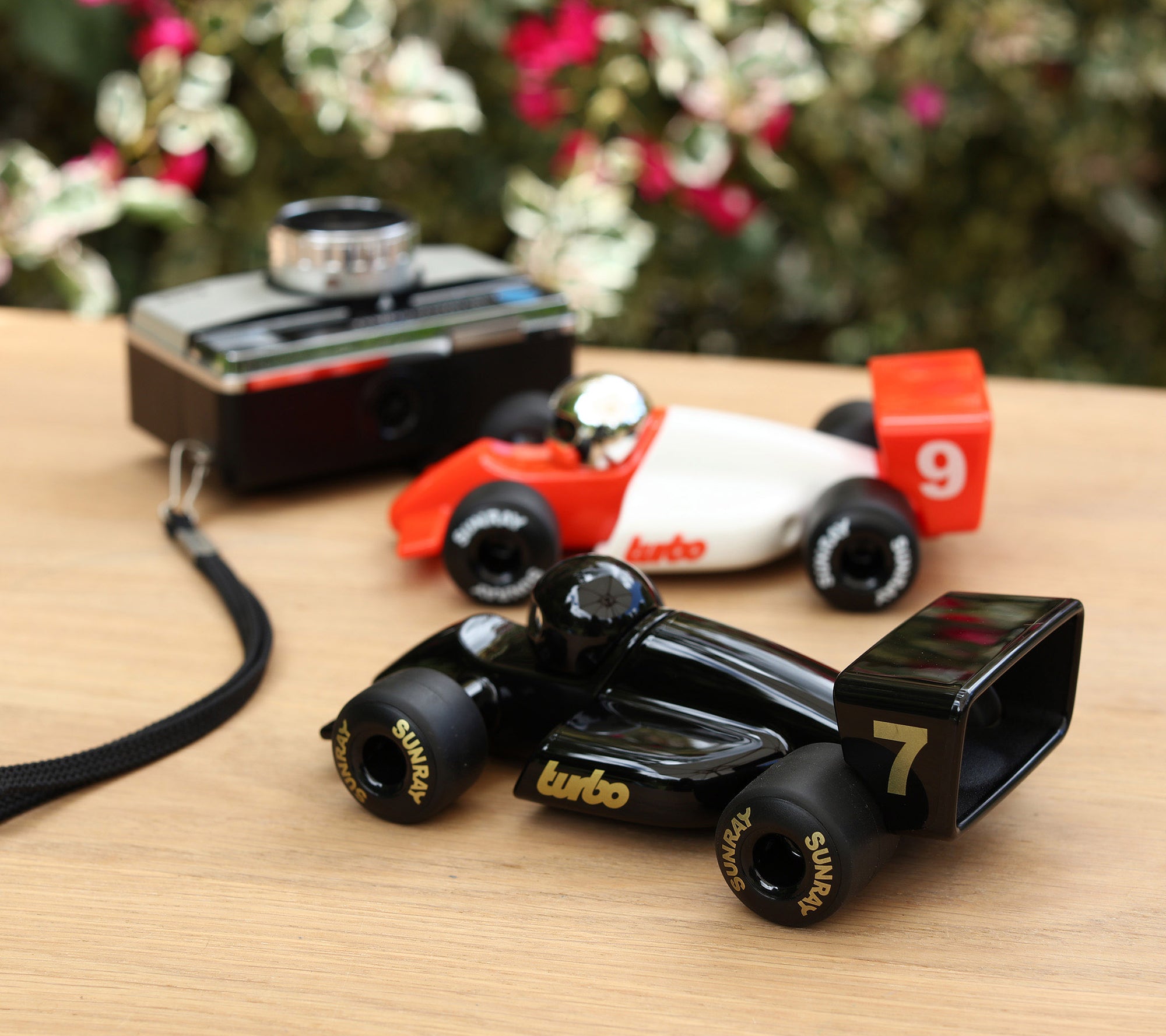 PL VT802 Verve Turbo Jet - Black and Gold F1 Car – Playforever Official ...